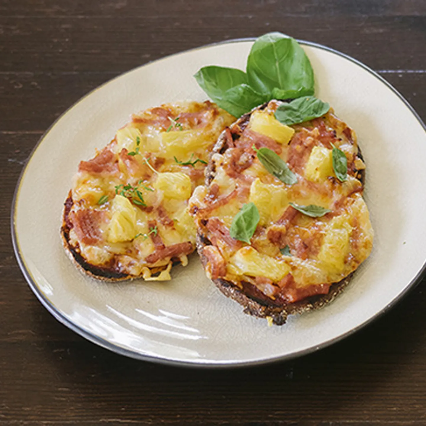 Kinkku-ananaspizza - Fazer.fi