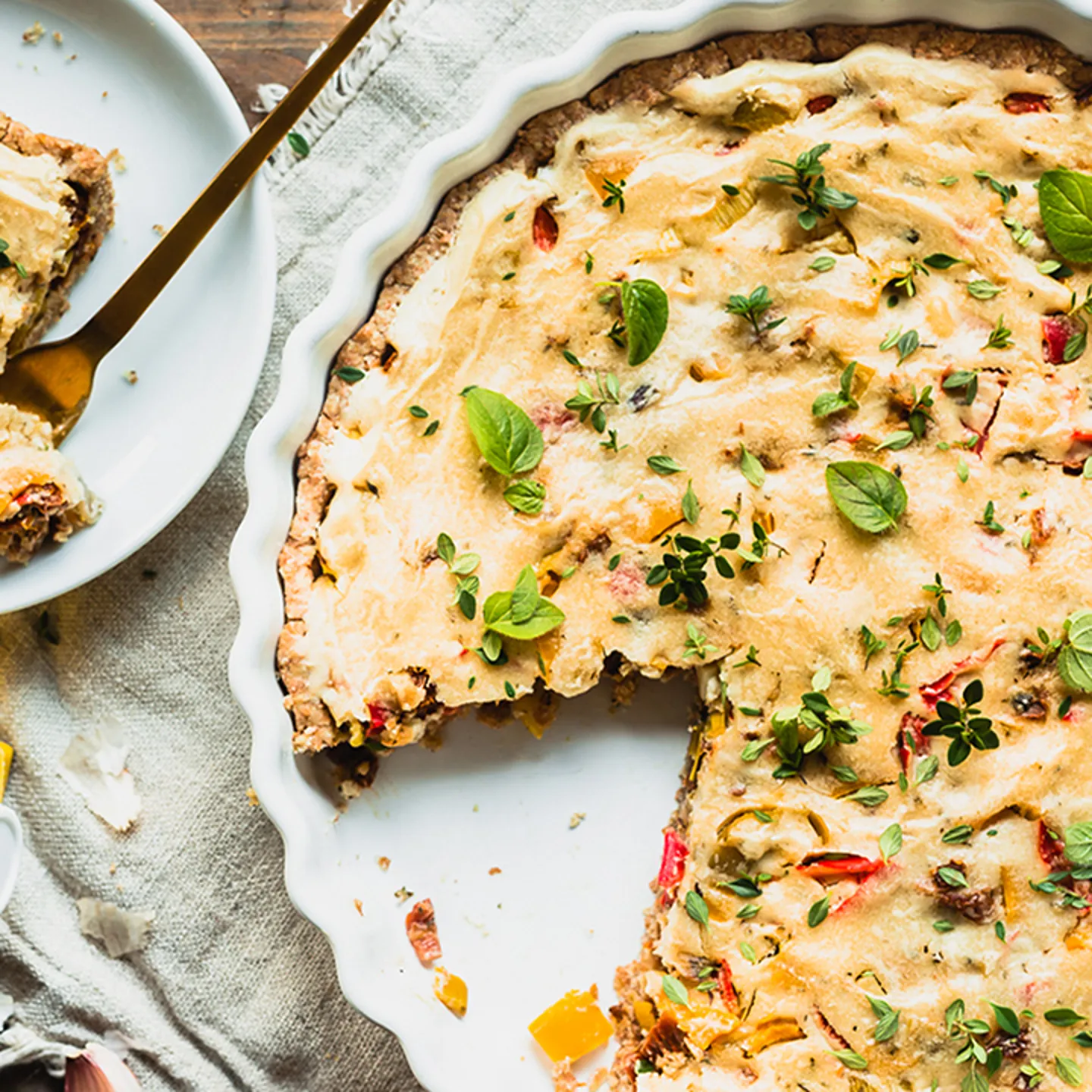 Maidoton ja vegaaninen kasvispiirakka