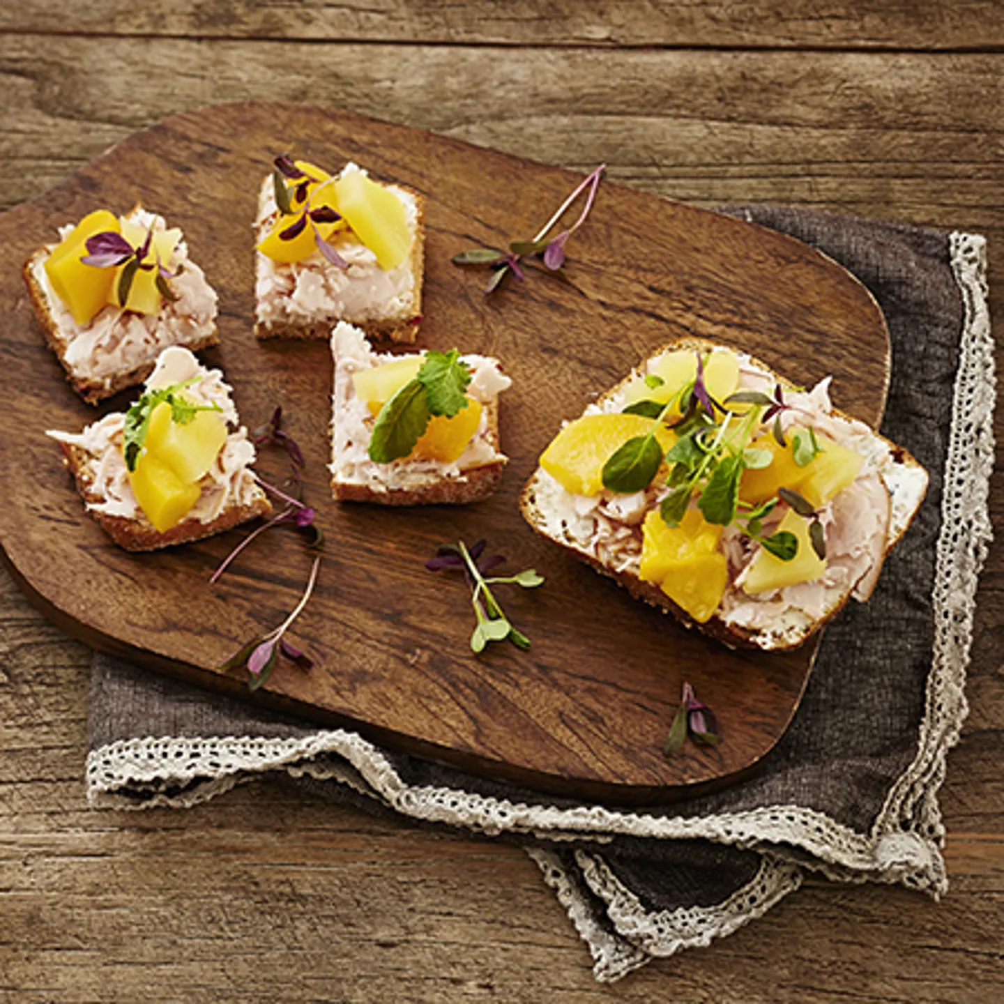 Persikka-kalkkunaleipä - Fazer.fi