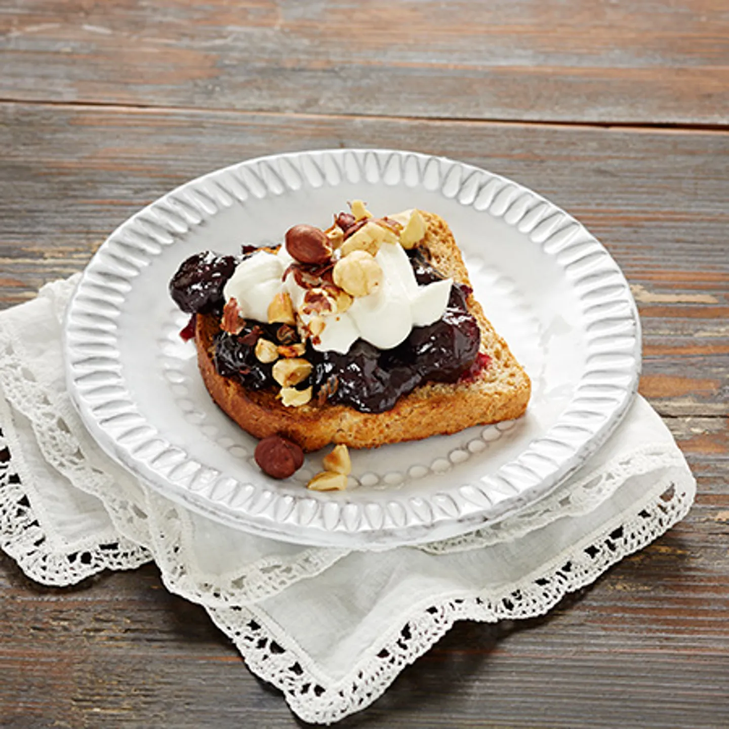 Vuohenjuusto-kirsikka paahtoleipä - Fazer.fi