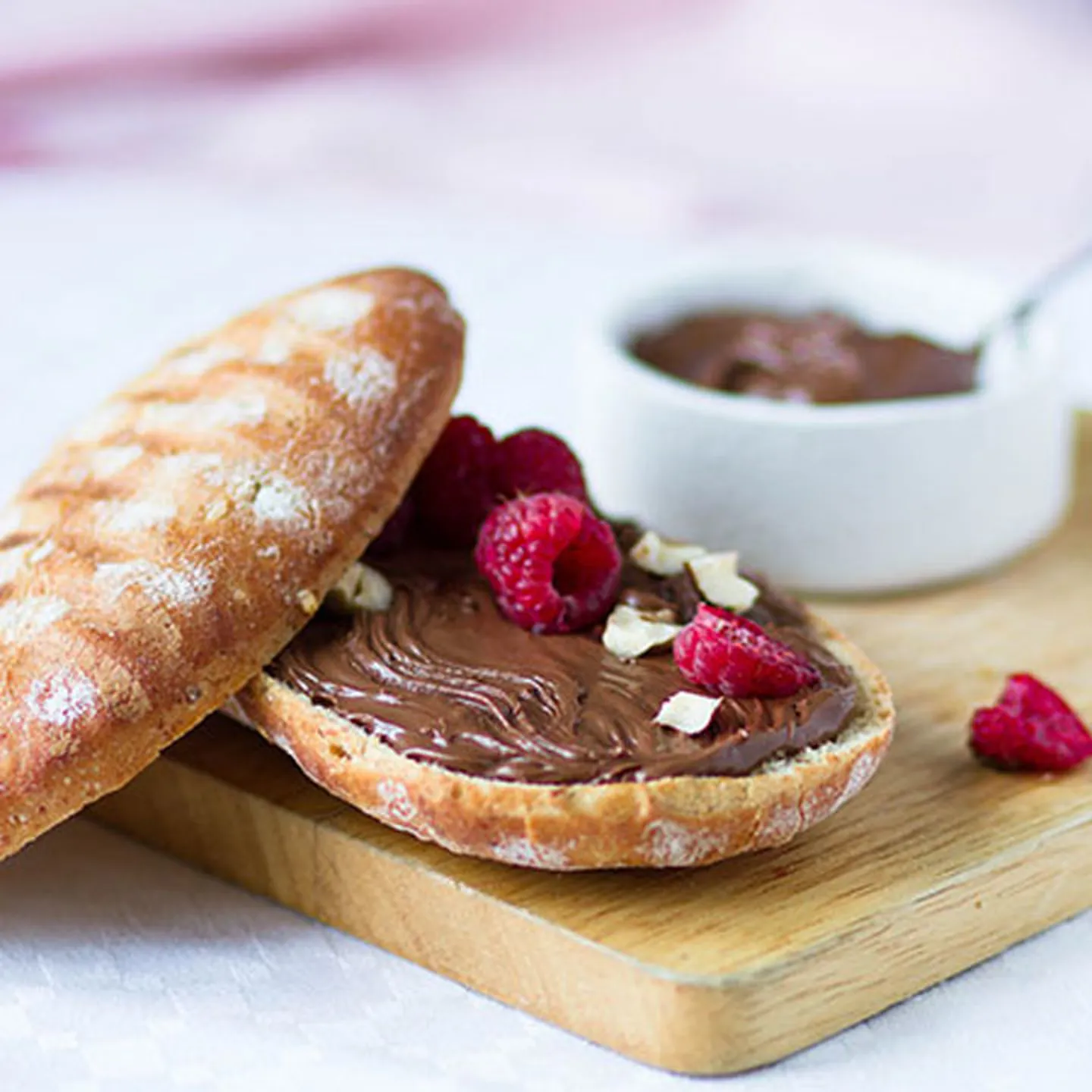 Vadelma-suklaaleipä - Fazer.fi