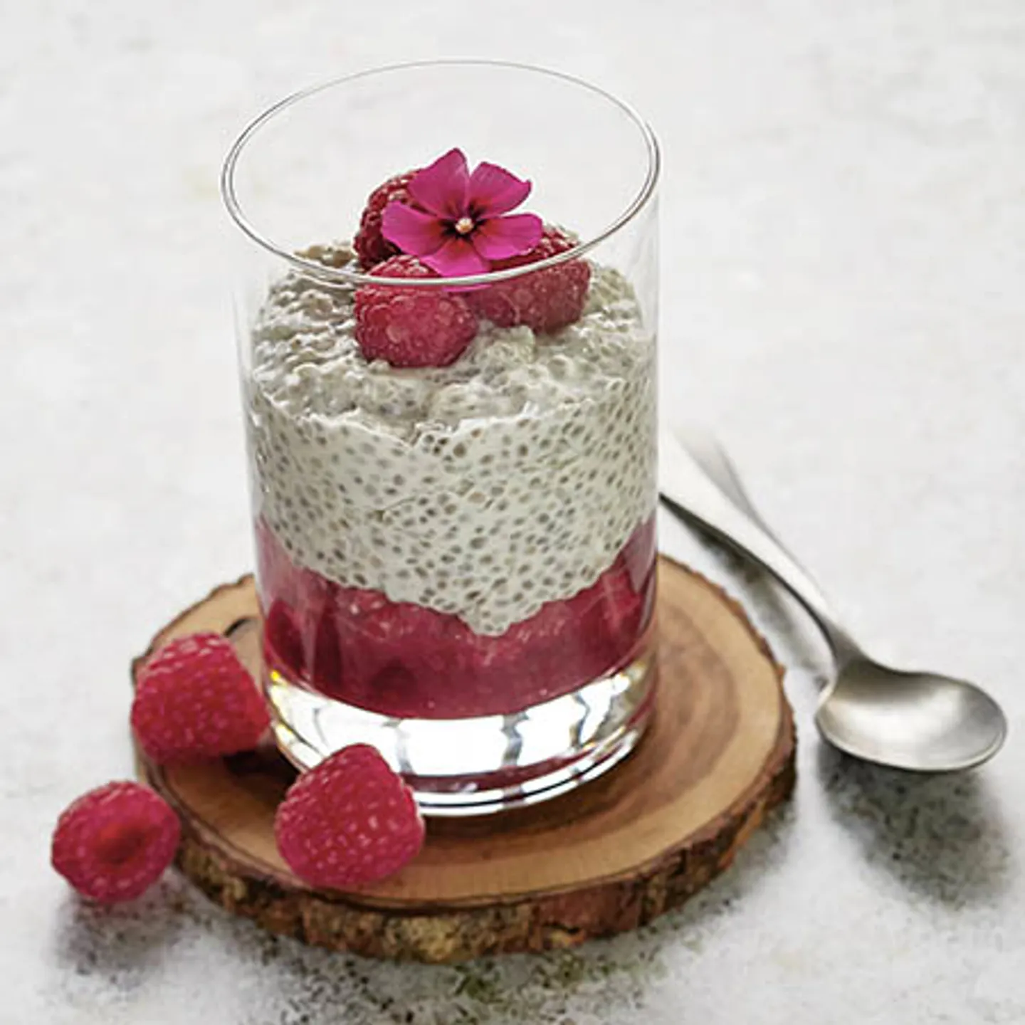 Vadelmainen chia-vanukas - Fazer.fi