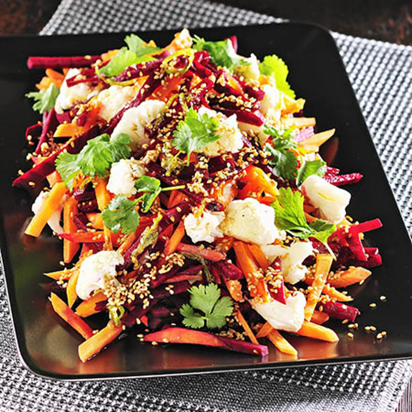 Porkkana-punajuurisalaatti - Fazer.fi